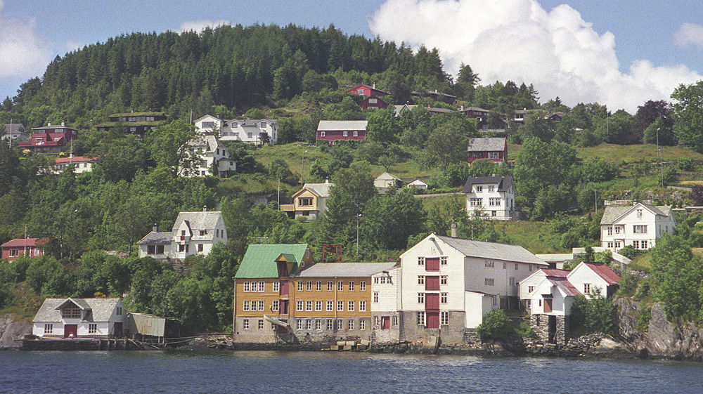 Valestrand - garveribygda - DigitaltMuseum