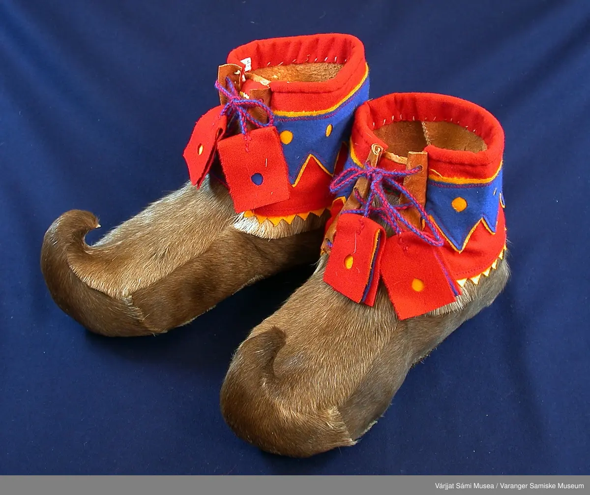 Skaller - Várjjat Sámi Musea / Varanger Samiske Museum / DigitaltMuseum