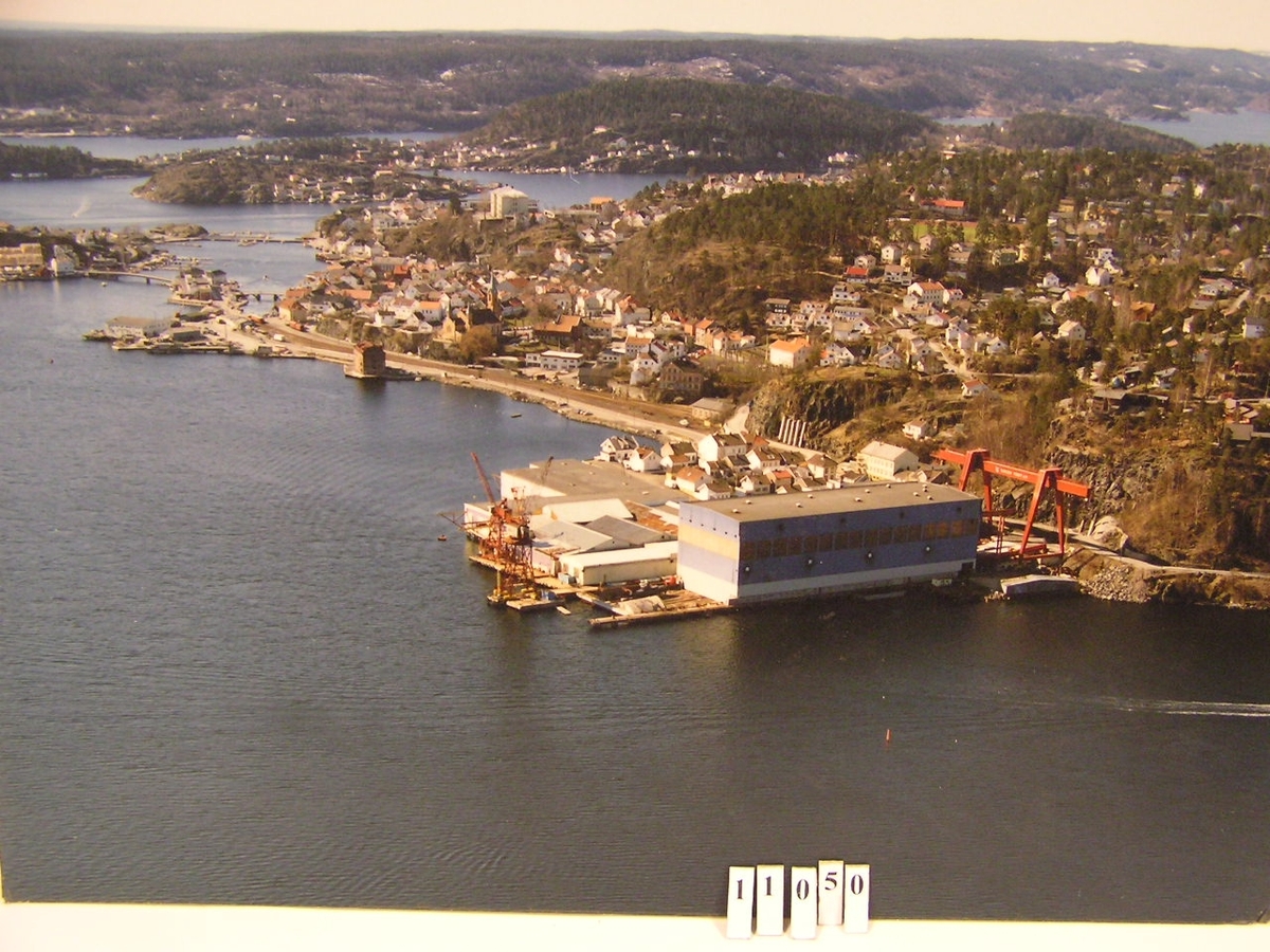 Flyfoto av Tangen Verft. Kragerø - Telemark Museum / DigitaltMuseum