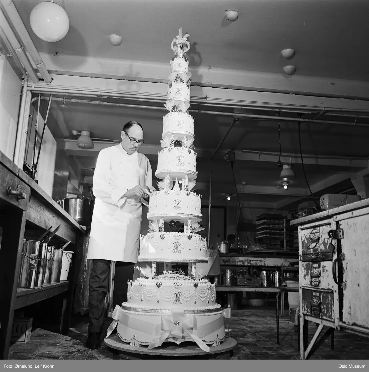 Oslos baker- og konditormesterlaugs kake til kronprinsbryllupet. - Oslo ...