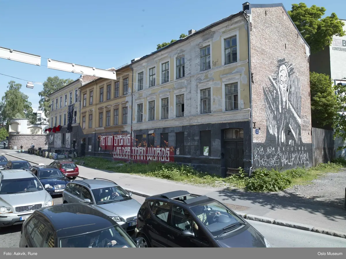 Blitzhuset, Gatebilde Oslo sentrum med parkerte biler. - Oslo Museum ...
