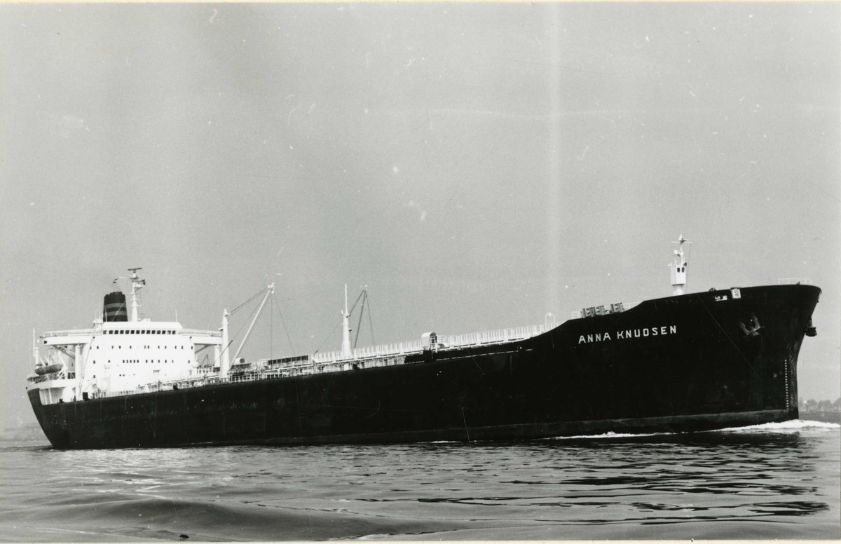 M/T Anna Knudsen (b.1966, A/B Götaverken, Göteborg). Rederi: D/S A/S ...