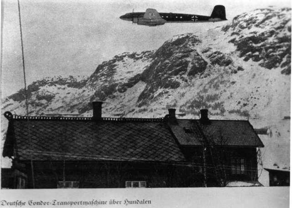 Tysk fly over Katterat stasjon, Ofotbanen under 2. verdenskrig ...