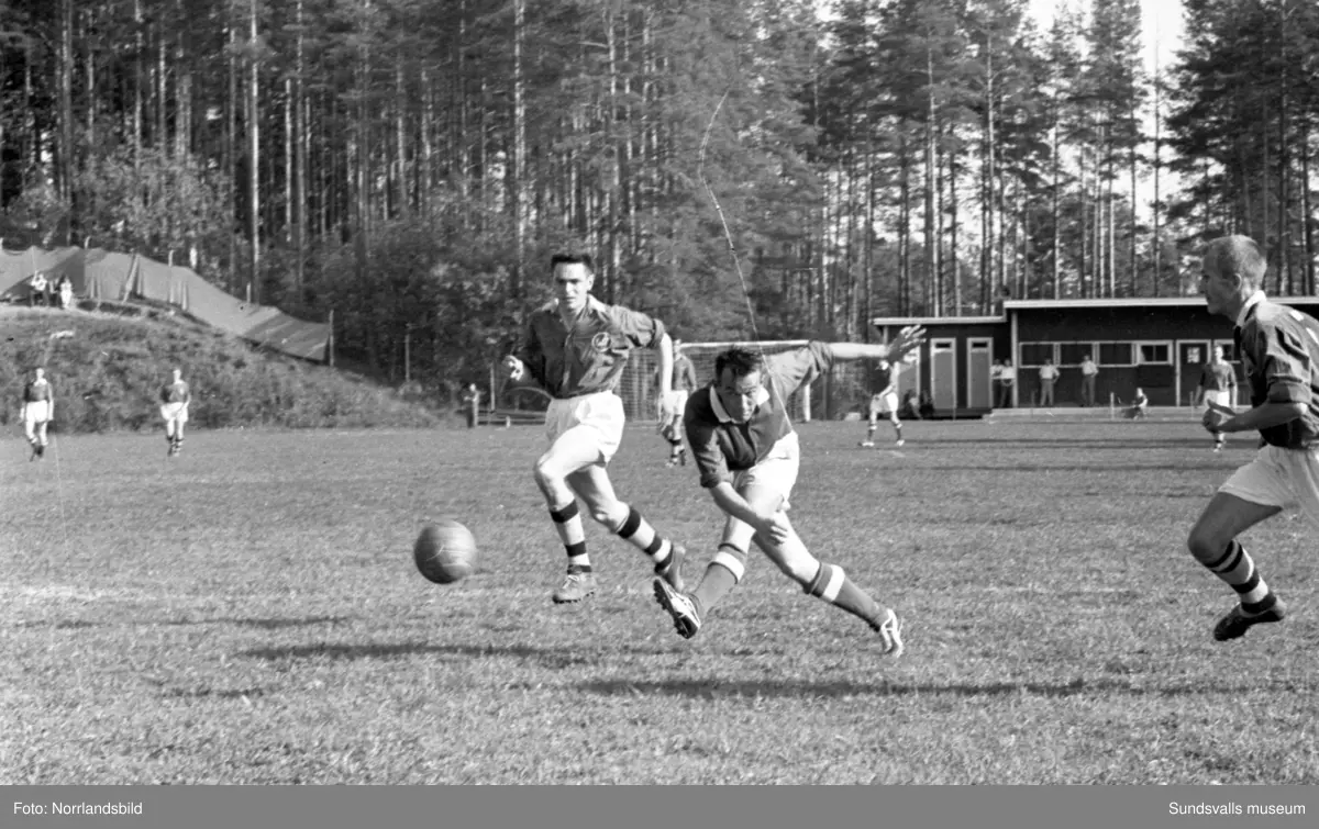 Fotboll, Matfors-Ljunga. - Sundsvalls museum / DigitaltMuseum