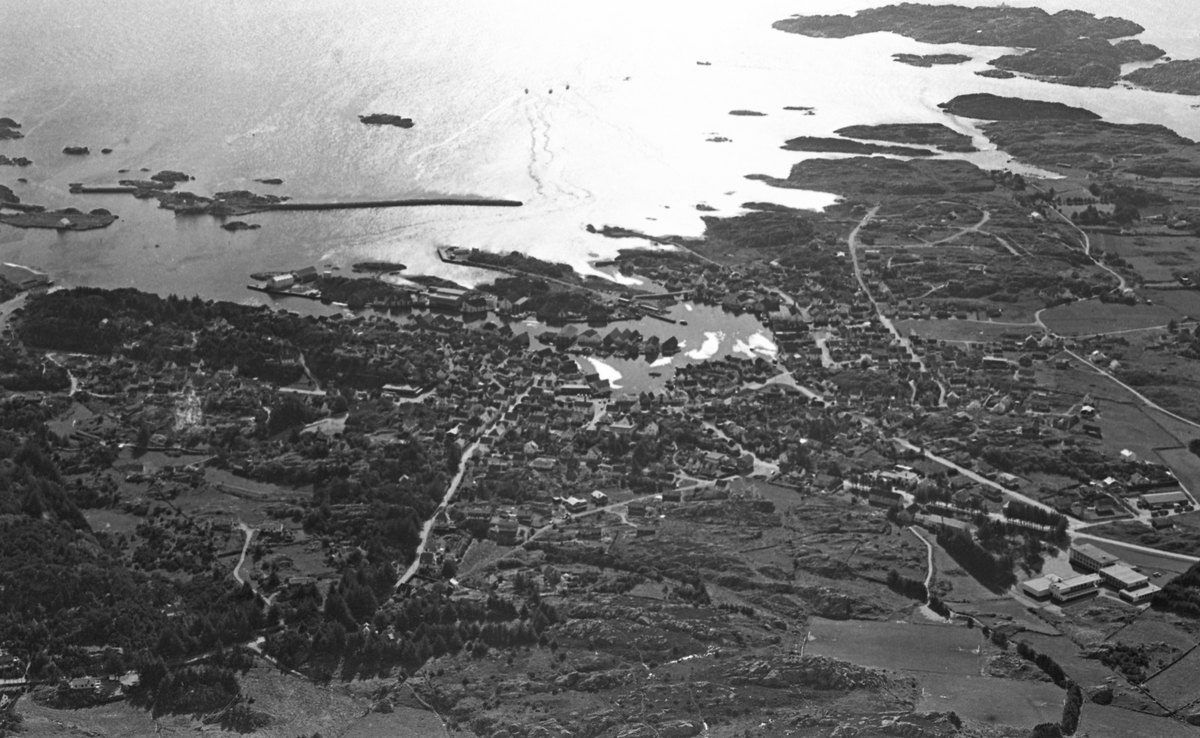 Flyfoto - Skudeneshavn - Haugalandmuseet / DigitaltMuseum