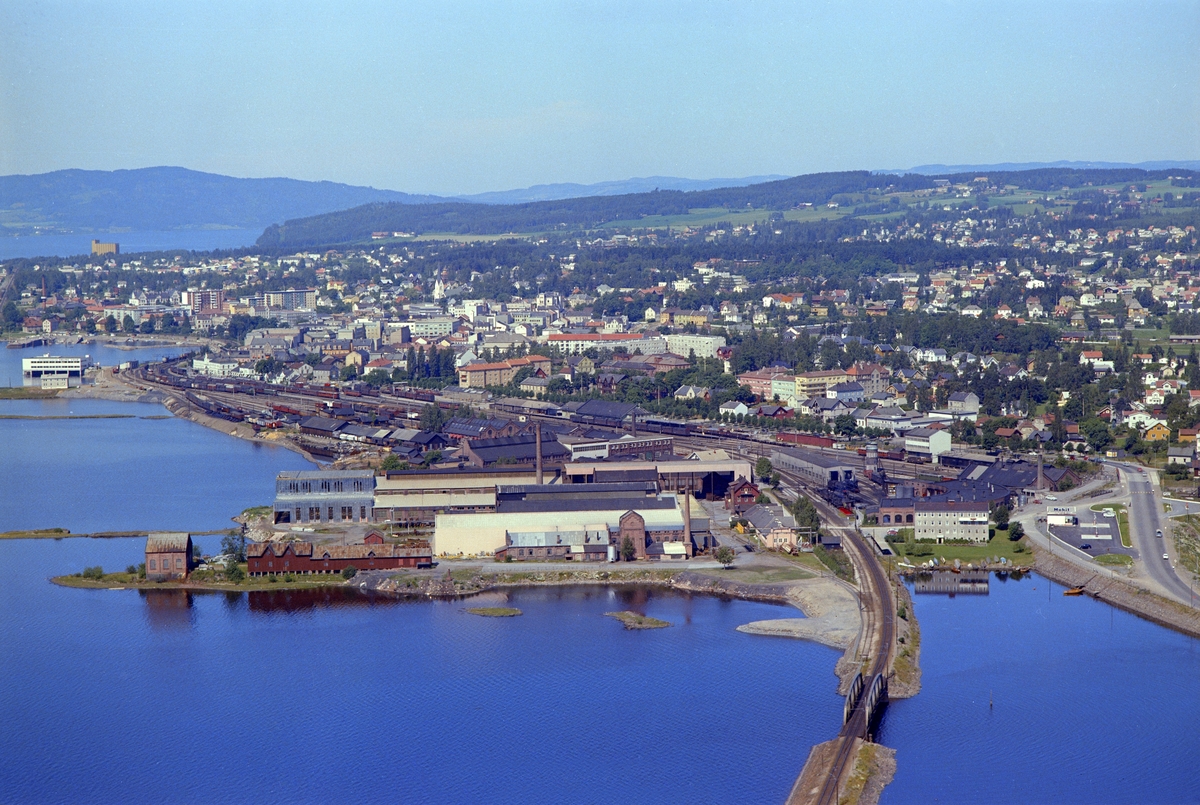Flyfoto 1964, Hamar Jernstøperi og Mekansk verksted, Ham-Jern ...