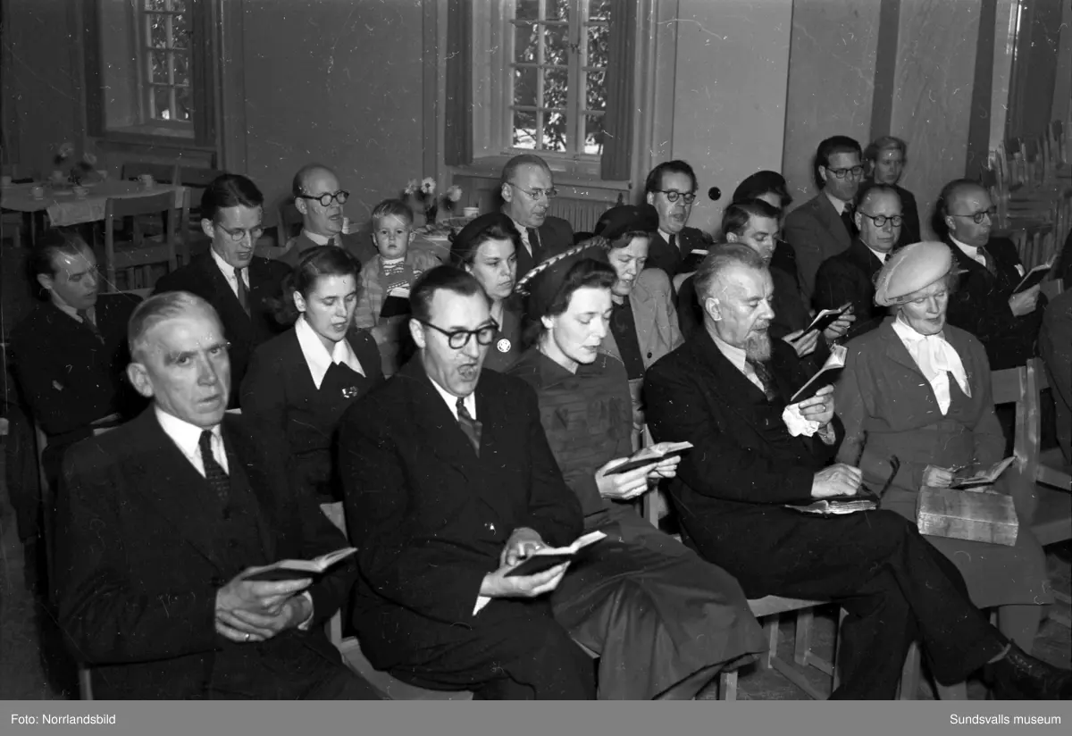 Pastor Sven Lidman i Församlingsgården. - Sundsvalls museum ...