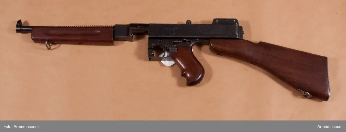 Kulsprutepistol m/1940 - Armémuseum / DigitaltMuseum