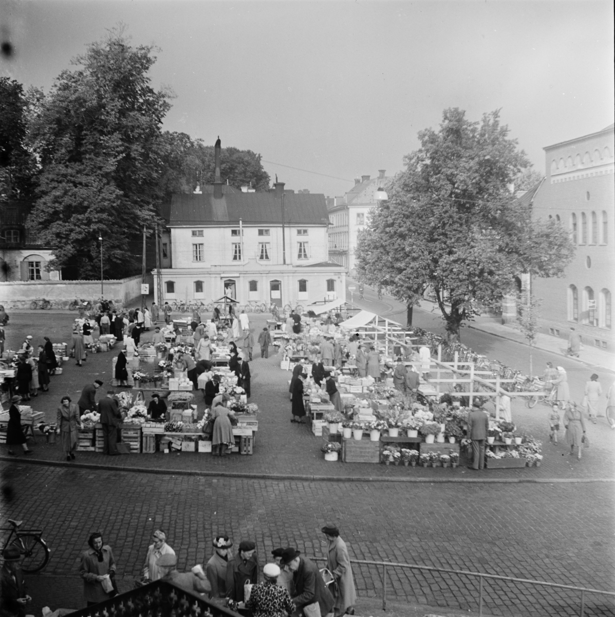 Torghandel på S:t Eriks torg, Uppsala - Upplandsmuseet / DigitaltMuseum