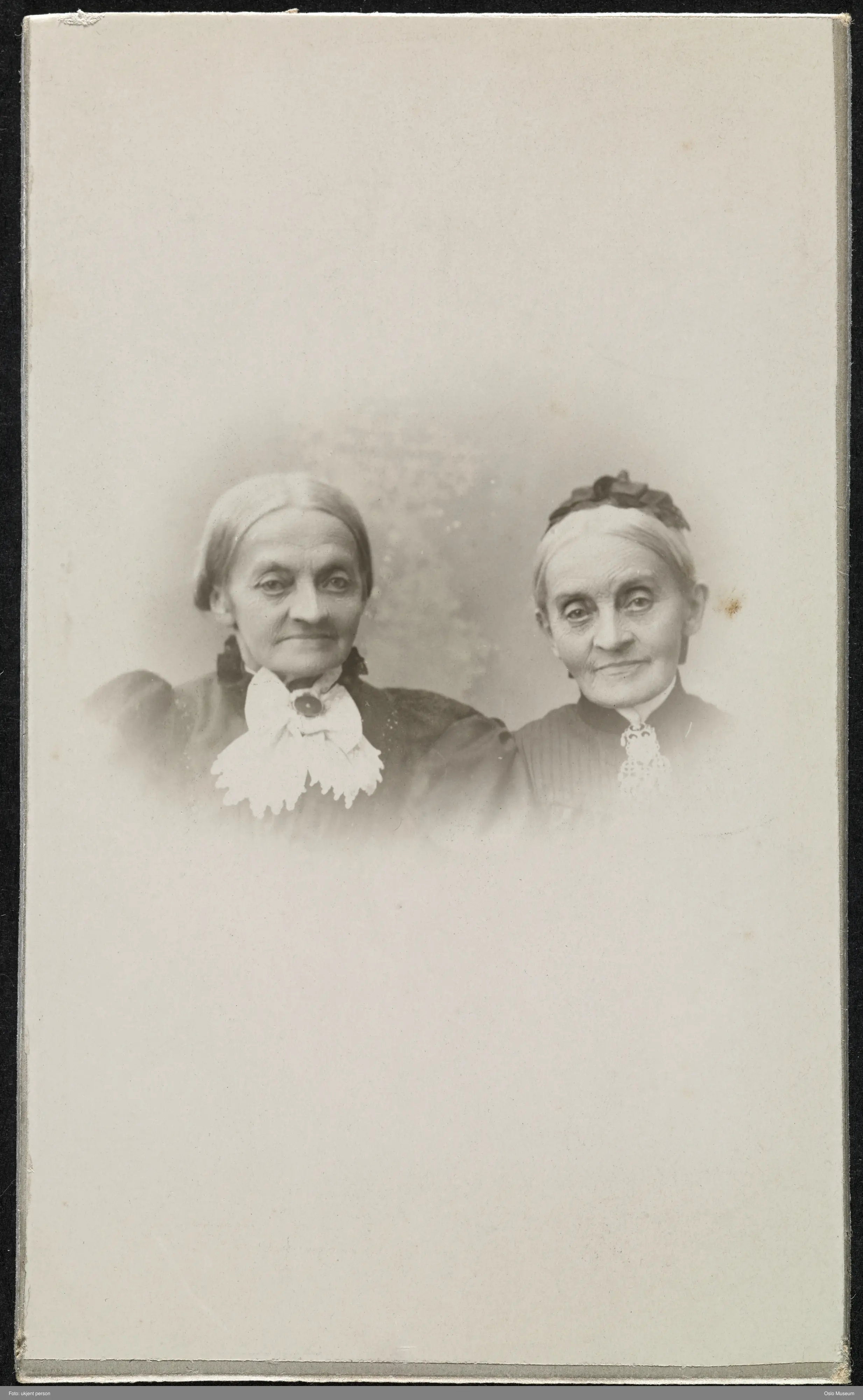 Lærerinnesøstrene Sina og Marie Hartmann. - Oslo Museum / DigitaltMuseum