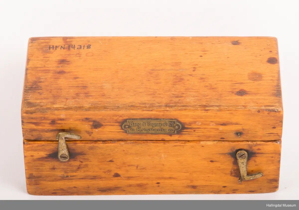 Treeske med vektlodd - Hallingdal Museum / DigitaltMuseum