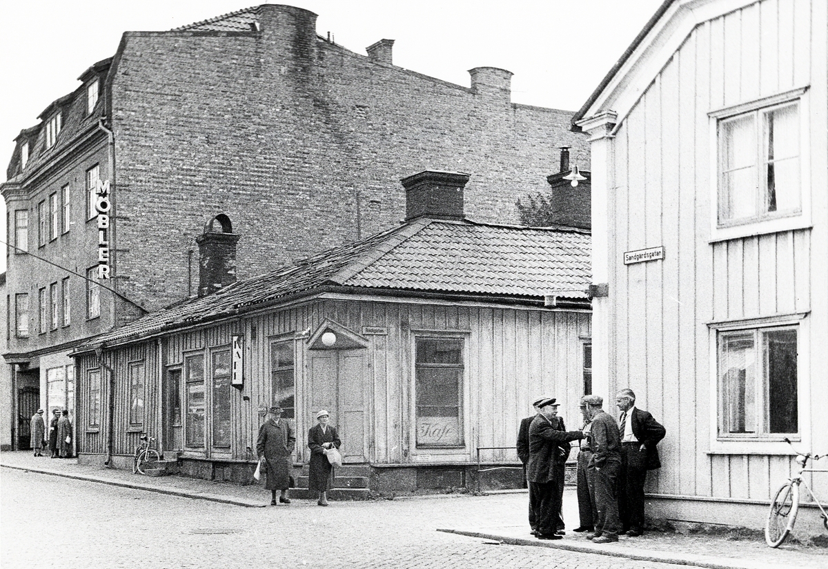 Hörnet Sandgärdsgatan / Bäckgatan, Växjö 1960. - Kulturparken Småland ...