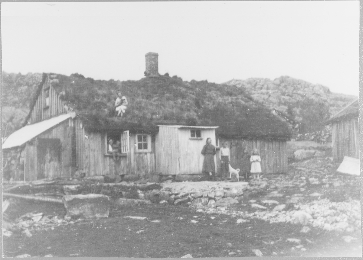 Gravdal i Bjerkreim, ca. 1936. Familien til Hans Gravdal. - Dalane ... Gravdal i Bjerkreim, ca. 1936. Familien til Hans Gravdal. - Dalane ...