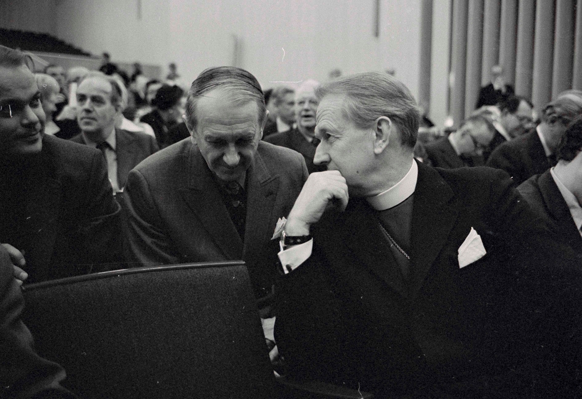 Ärkebiskop Olof Sundby, Jan Erik Wikström (Folkpartiet), direktör ...