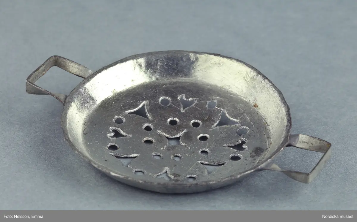 Durkslag - Nordiska museet / DigitaltMuseum