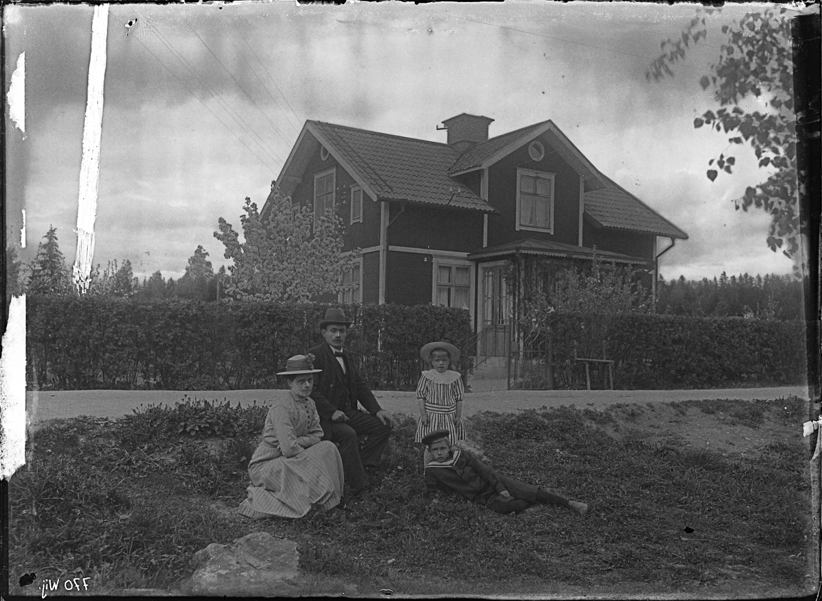 Familjen Norgren på Hälla i Tortuna - Västerås Stadsarkiv / DigitaltMuseum