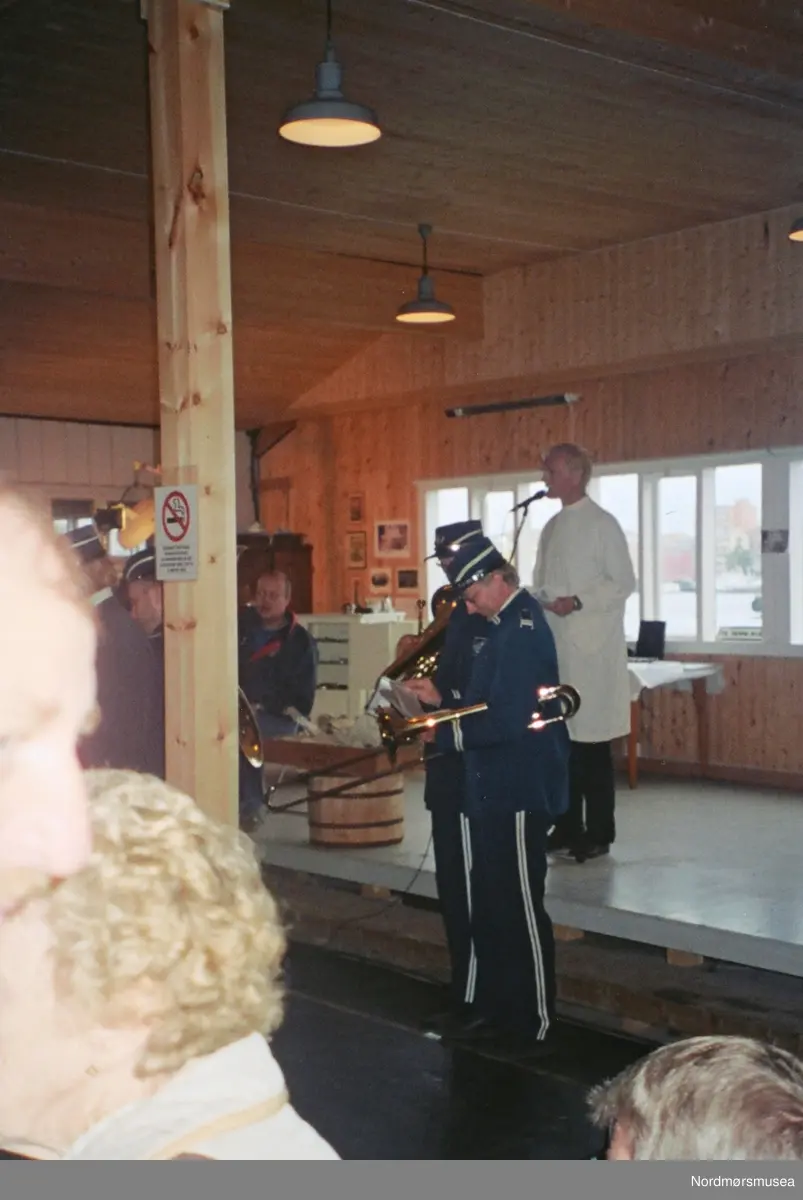 Trombonist Jørn Arve Hasselø foran tannlege Stein Stokstad ...
