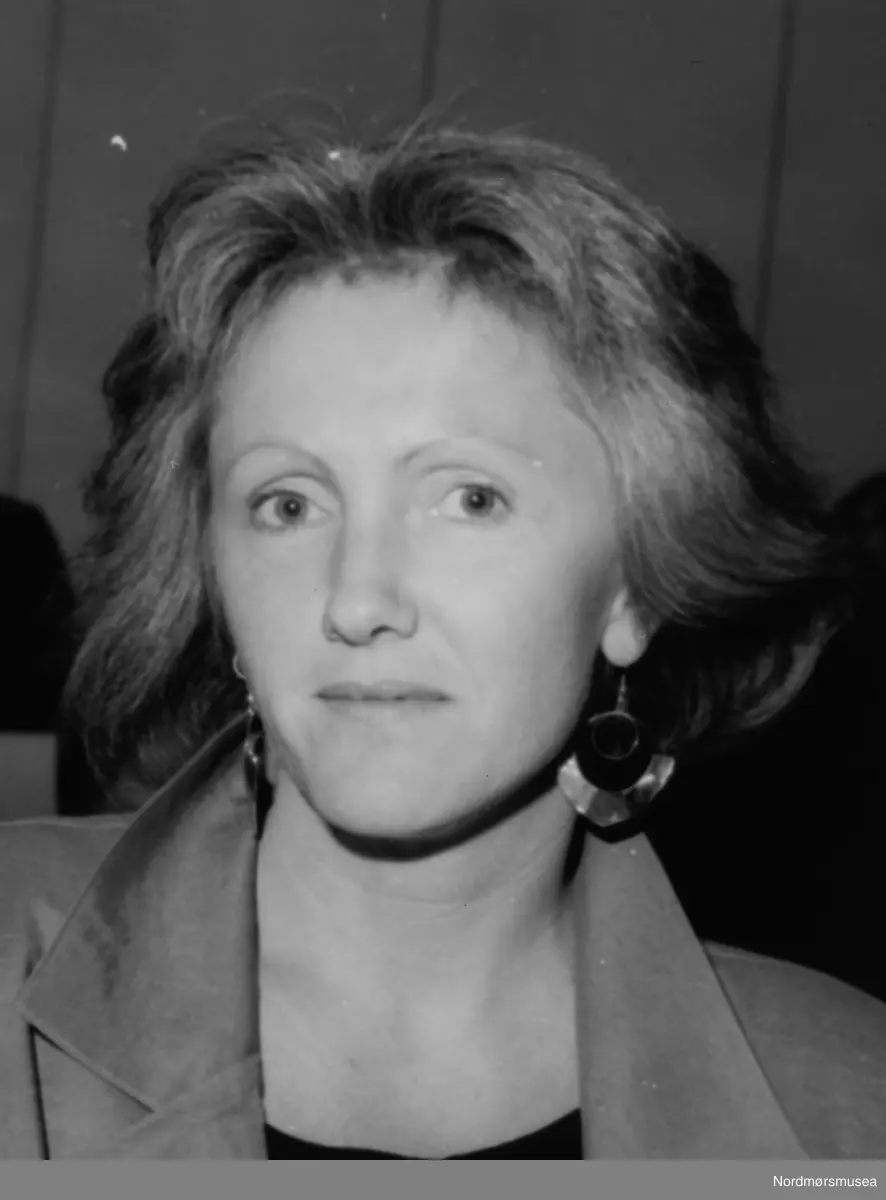 Siri Øfstedal Kolset. lærer, bratsjist, politiker. Bildet er fra avisa ...