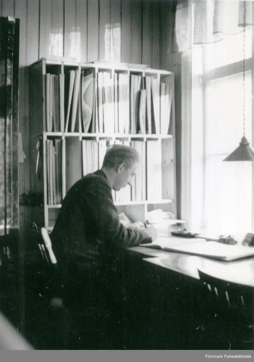 Bokholderiet 1940. Karl Rasmussen arbeidet som kasserer i vegvesenet i ...