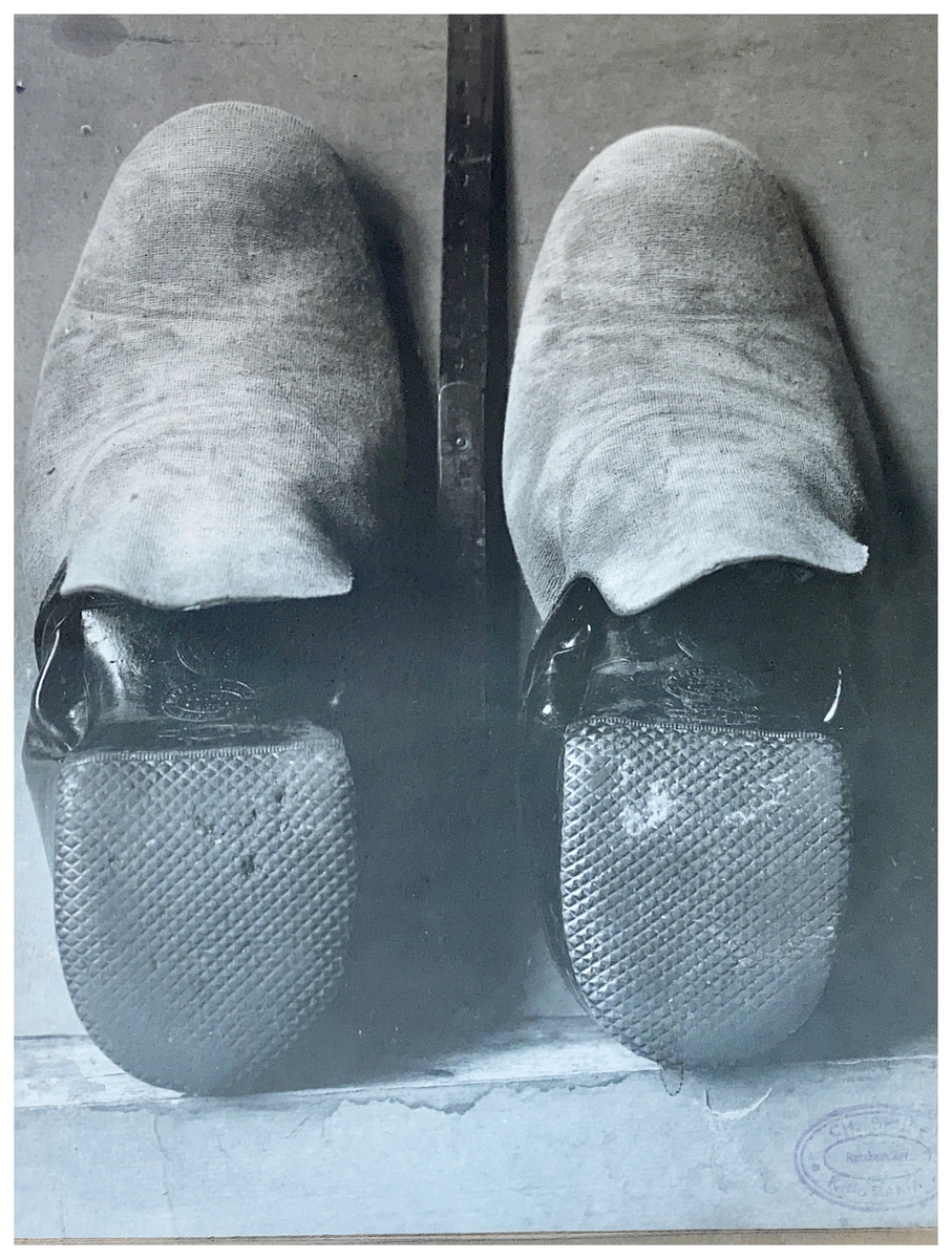 Nittedalsmorderens kalosjer - Justismuseet / DigitaltMuseum