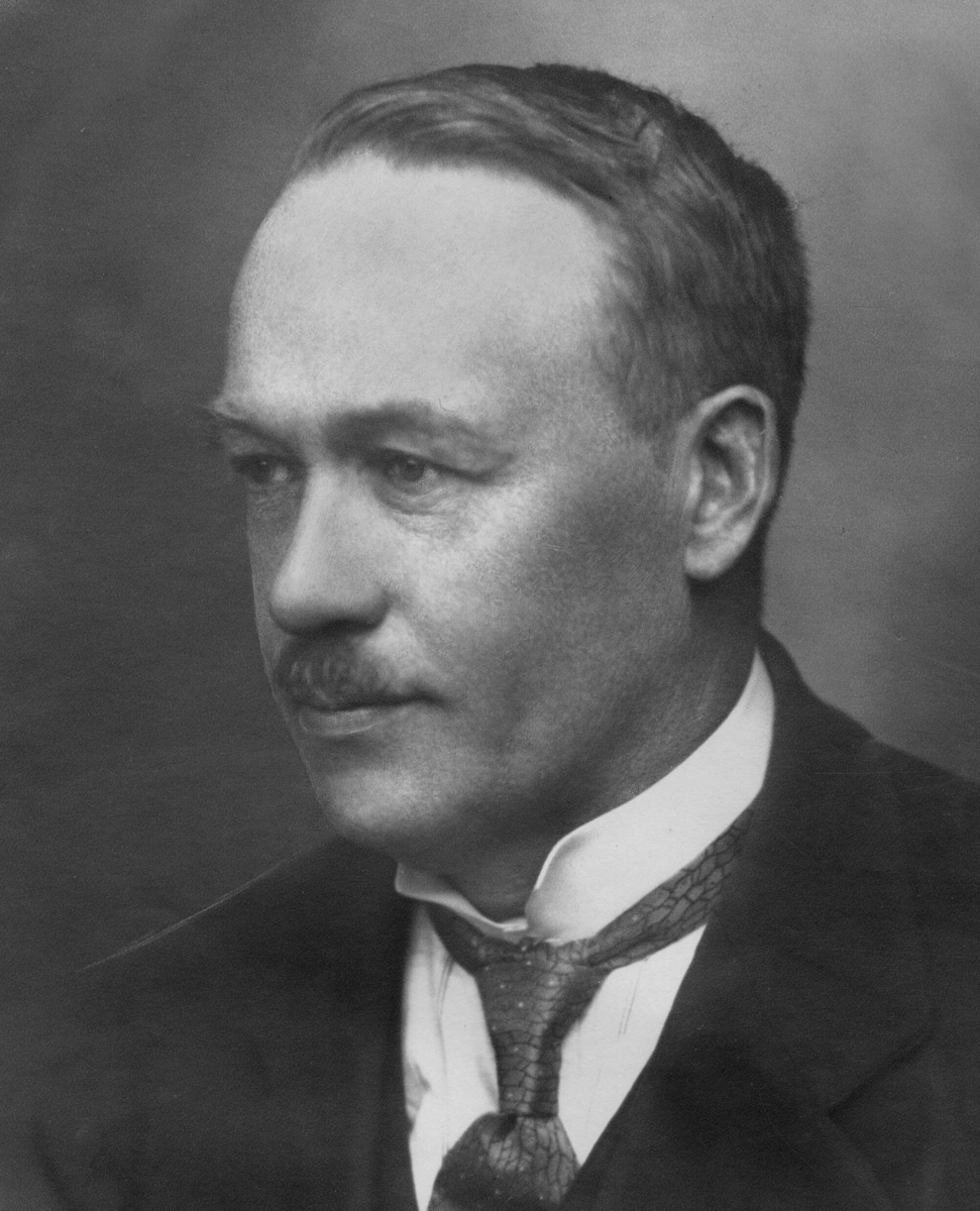 Portrettfoto av Olaf G. Helland - Bø Museum / DigitaltMuseum