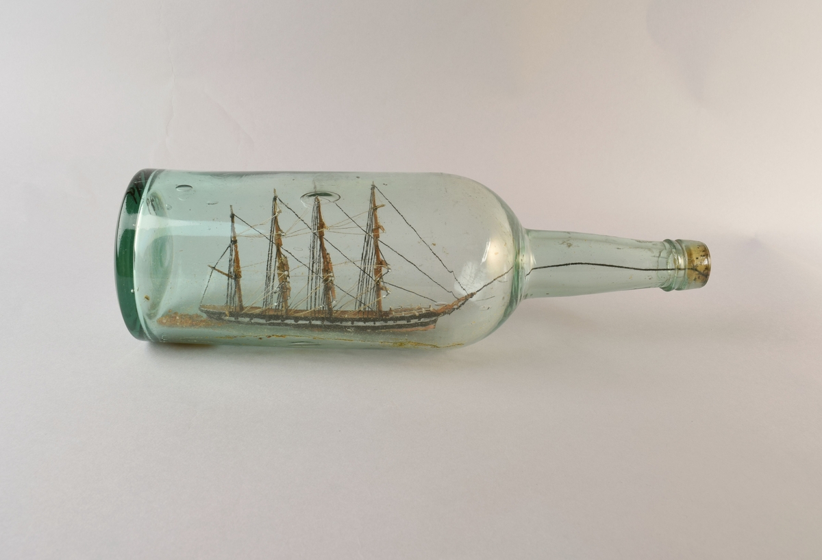 Flaskeskip - Gamle Bergen Museum / DigitaltMuseum