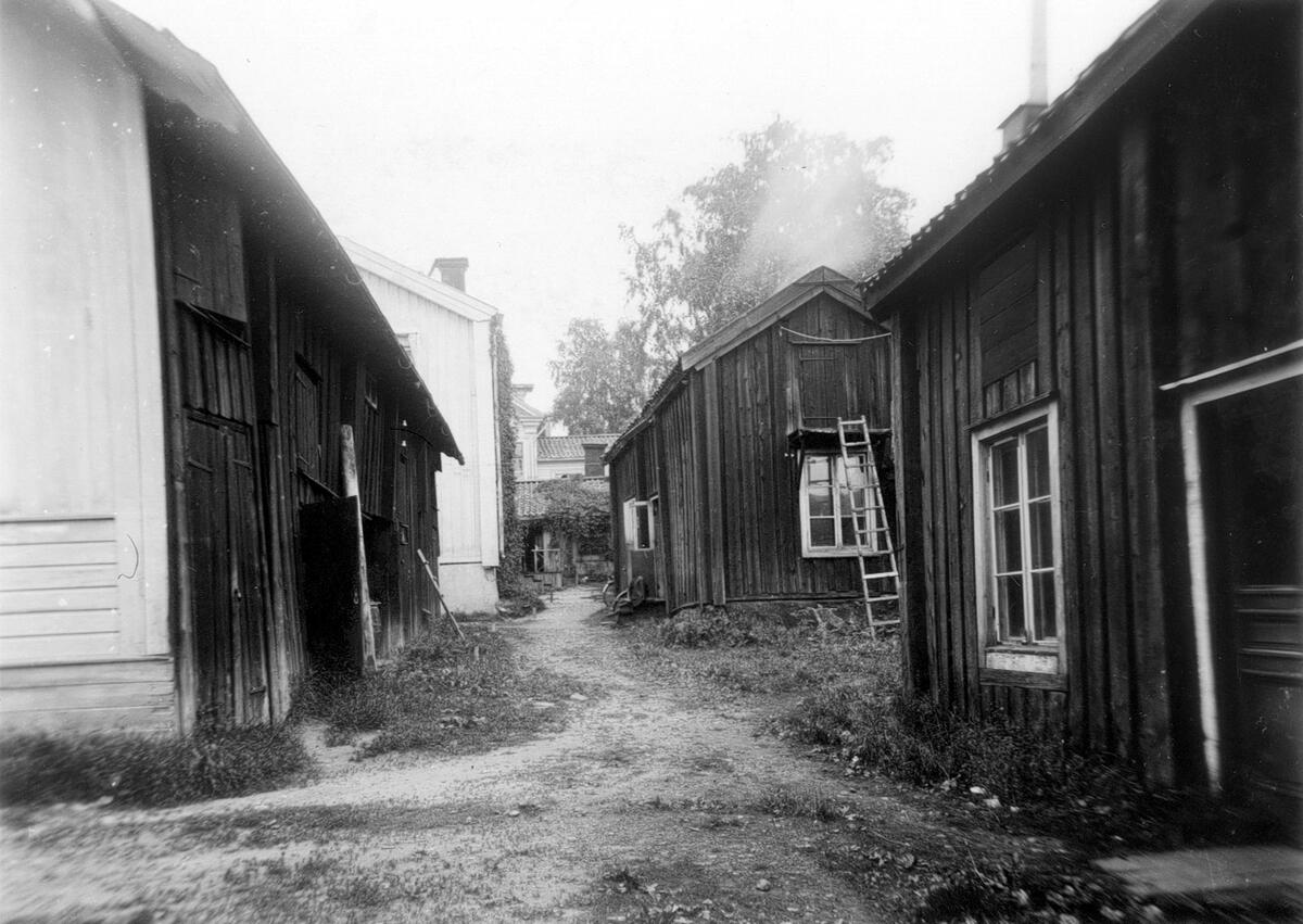 Gamla hus på gården - Västernorrlands museum / DigitaltMuseum