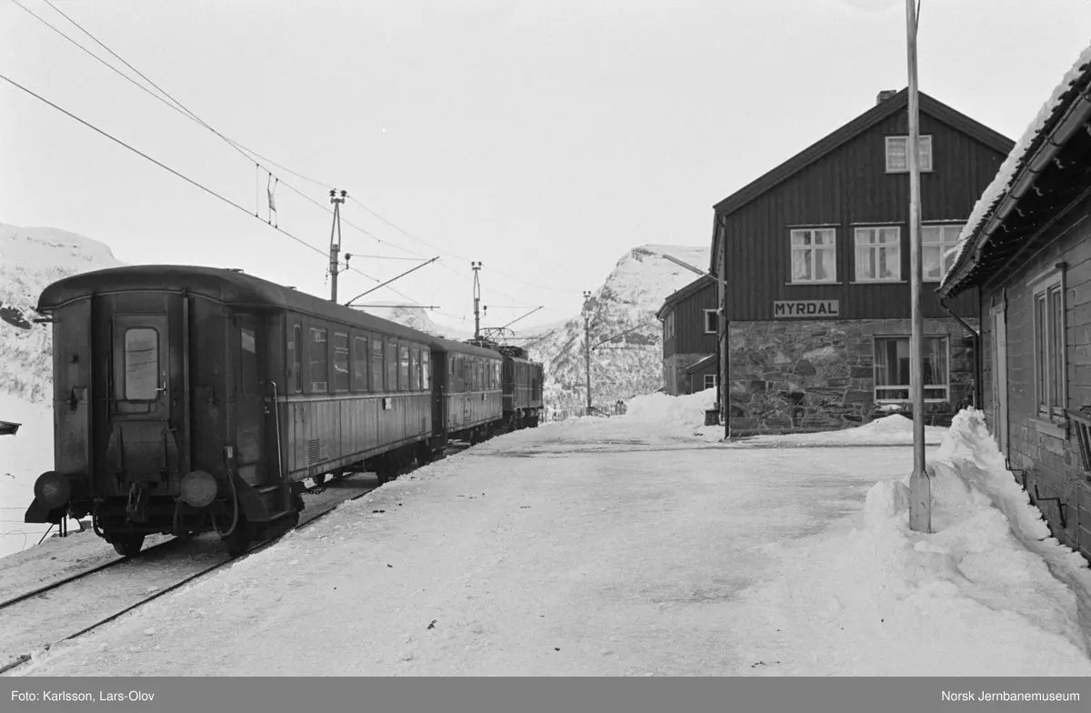 Persontog til Flåm på Myrdal stasjon - Norsk Jernbanemuseum ...