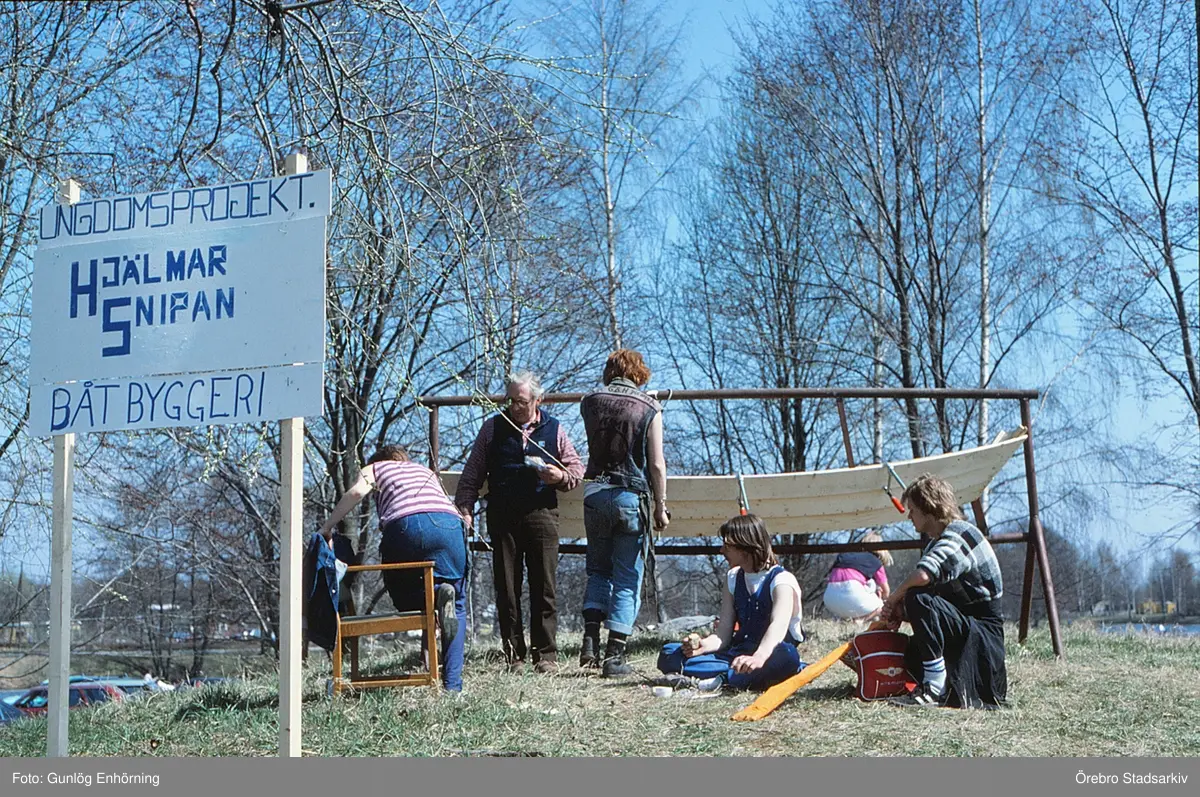 Båtbyggeri under båtens dag, 1985 - Örebro Stadsarkiv / DigitaltMuseum