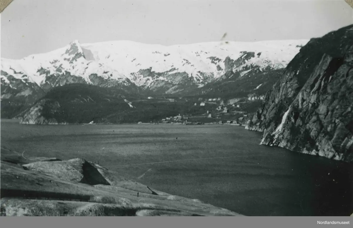 Tekst i album: Fra Glomfjord. - Nordlandsmuseet / DigitaltMuseum