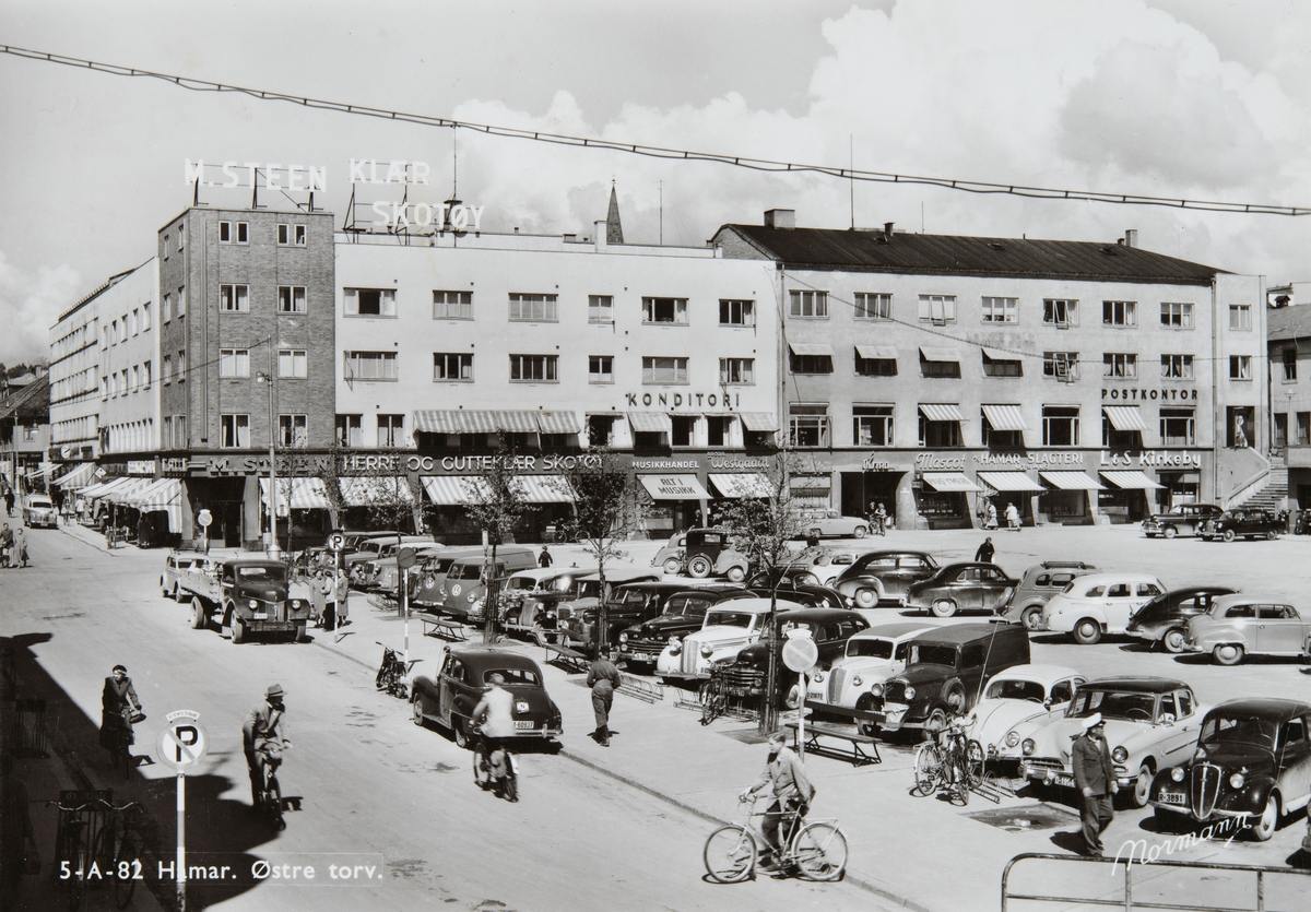 Postkort, Hamar, Østre Torg, rutebilstasjon, parkeringsplass med ...