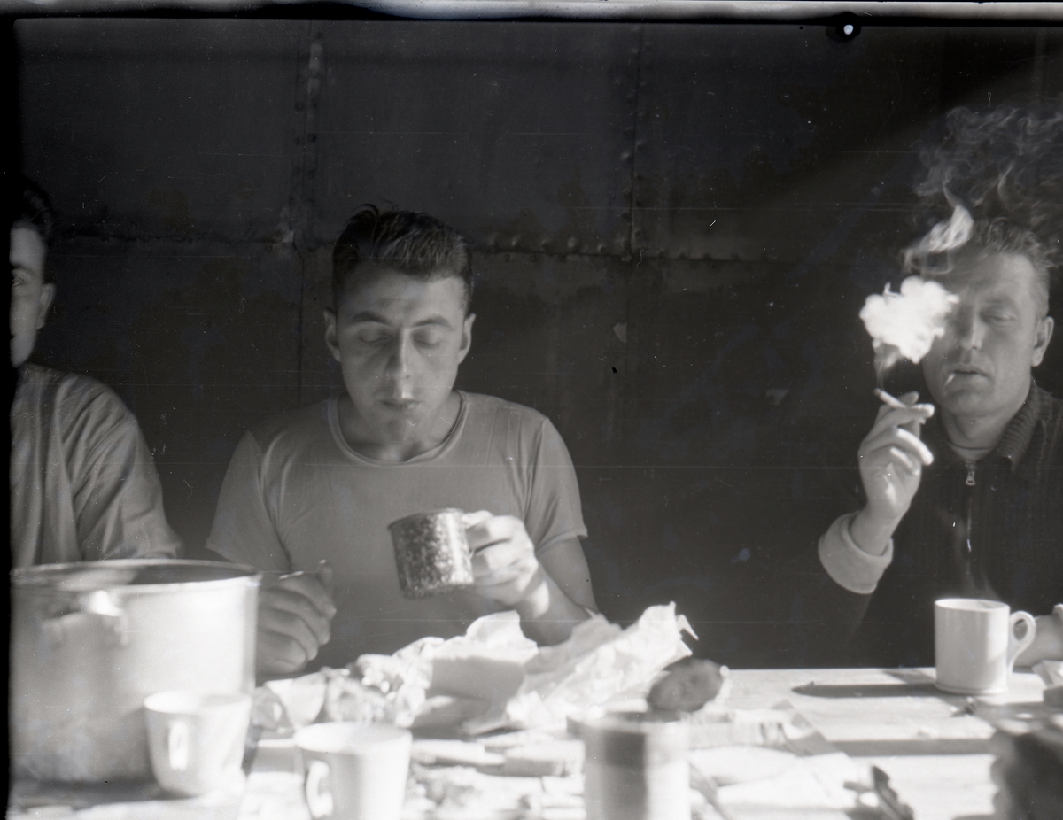 Bilde etter Abram I Gilbo, som var i Pyramiden i 1946-1948(oppbygging ...