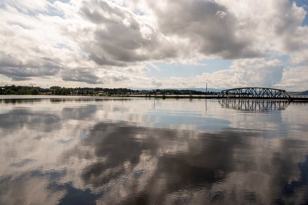 Flom i Mjøsa sommeren 2023. Mjøsflom. Flom 2023. Hamar sentrum ...