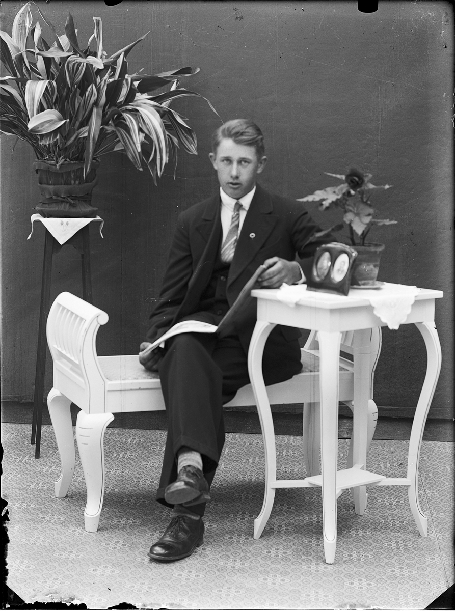 Ateljéporträtt - man, Alunda, Uppland - Upplandsmuseet / DigitaltMuseum