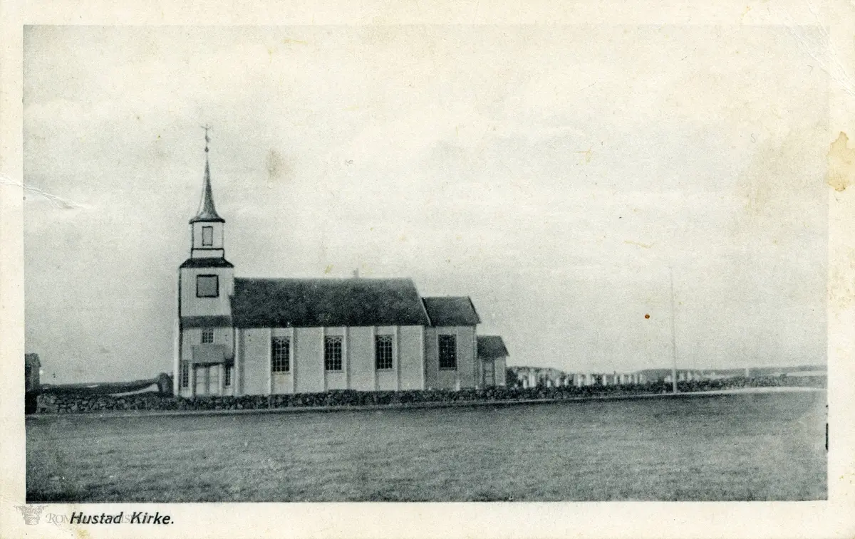 Hustad kirke. - Romsdalsmuseet / DigitaltMuseum