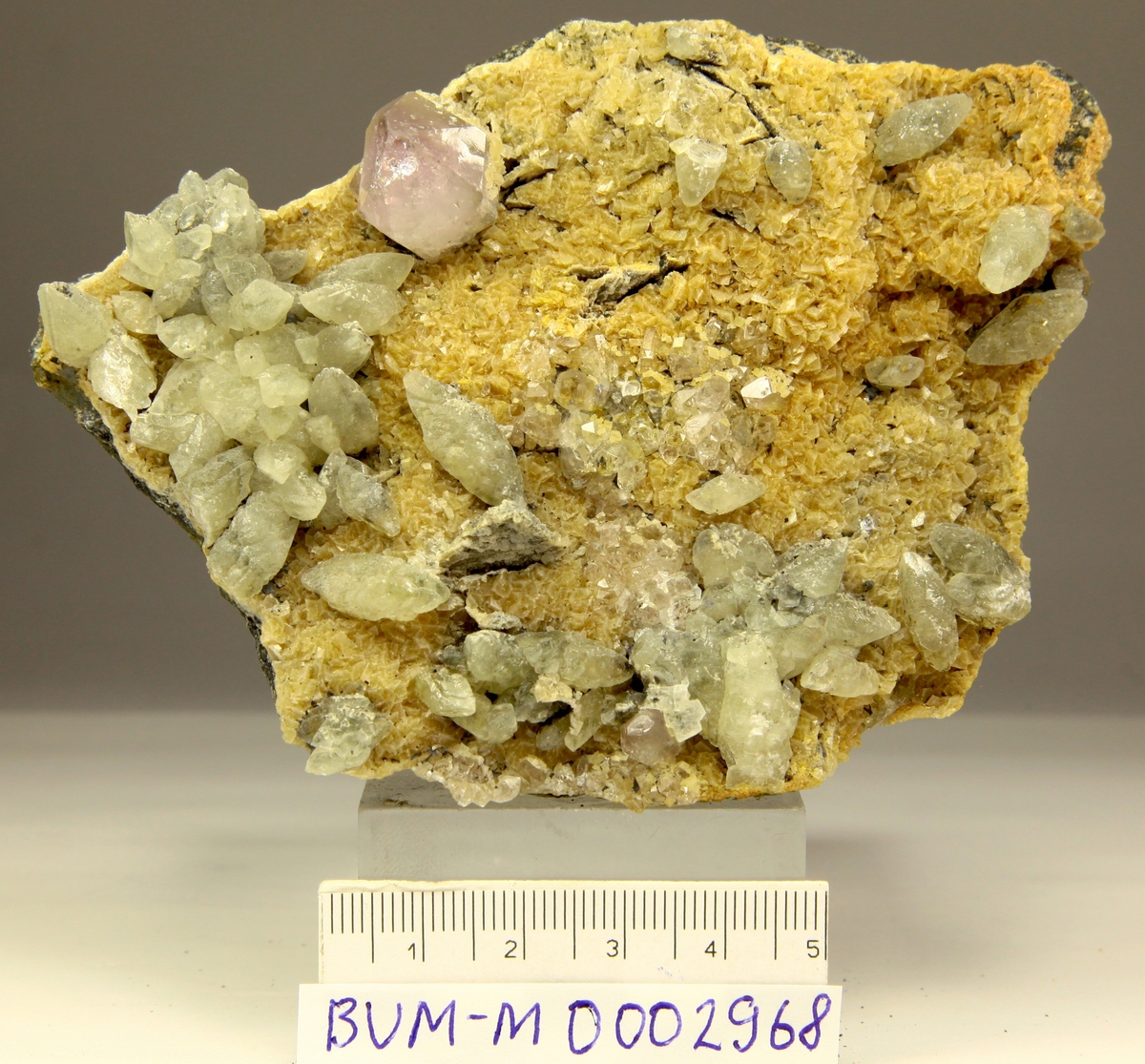Mineral - Norsk Bergverksmuseum / DigitaltMuseum