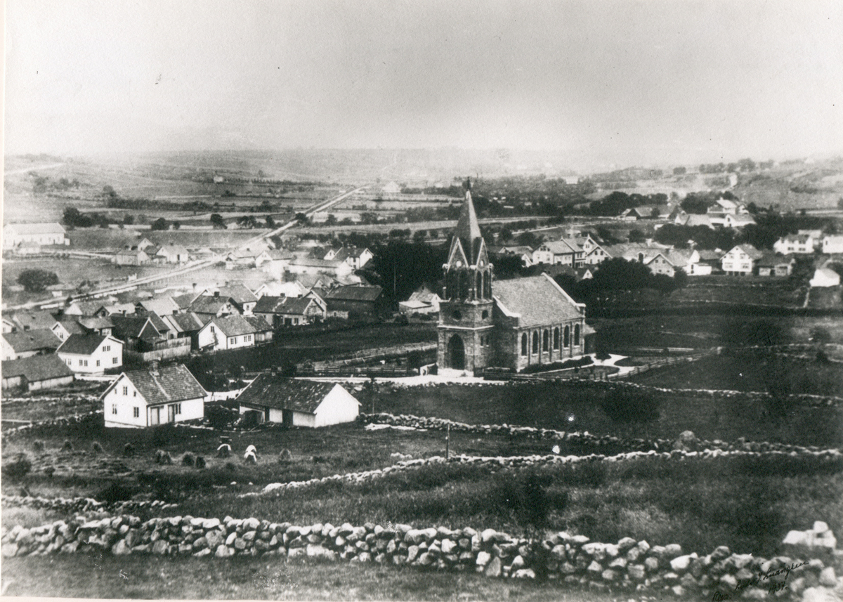 Sandnes sentrum med Sandnes kirke - Jærmuseet / DigitaltMuseum