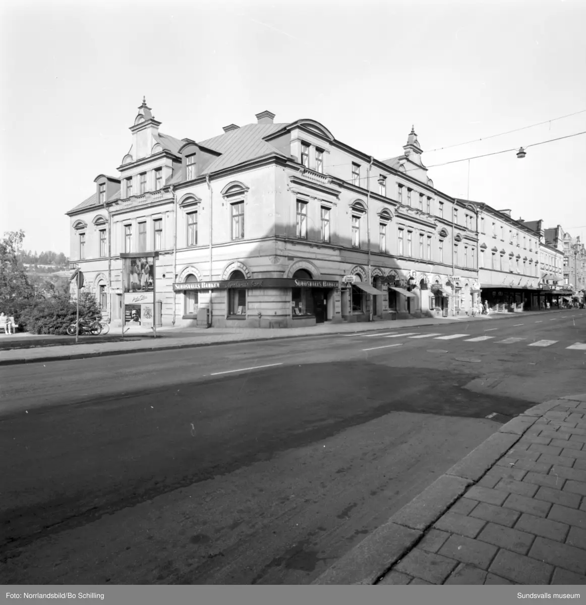 Bilder från Storgatan mellan torget och Skolhusallén. Epa, gamla muséet ...