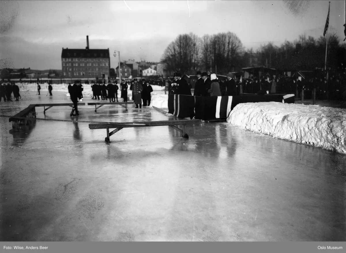 Skøyteløp på Frogner stadion - Oslo Museum / DigitaltMuseum