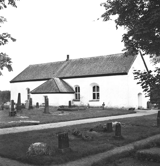 Angelstad kyrka. Angelstads kyrka är en medeltidskyrka uppförd i sten ...