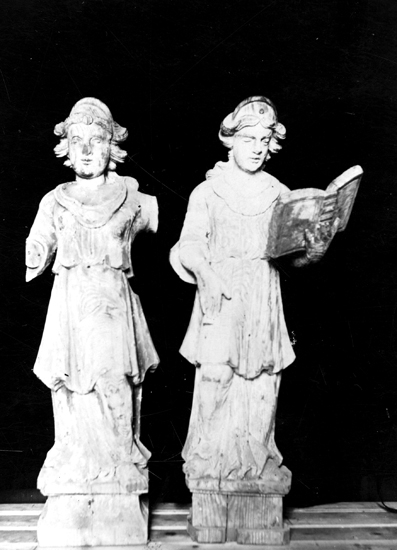Figurer till altaruppsatser i Ljungby gamla , rivna kyrka (mitten eller ...