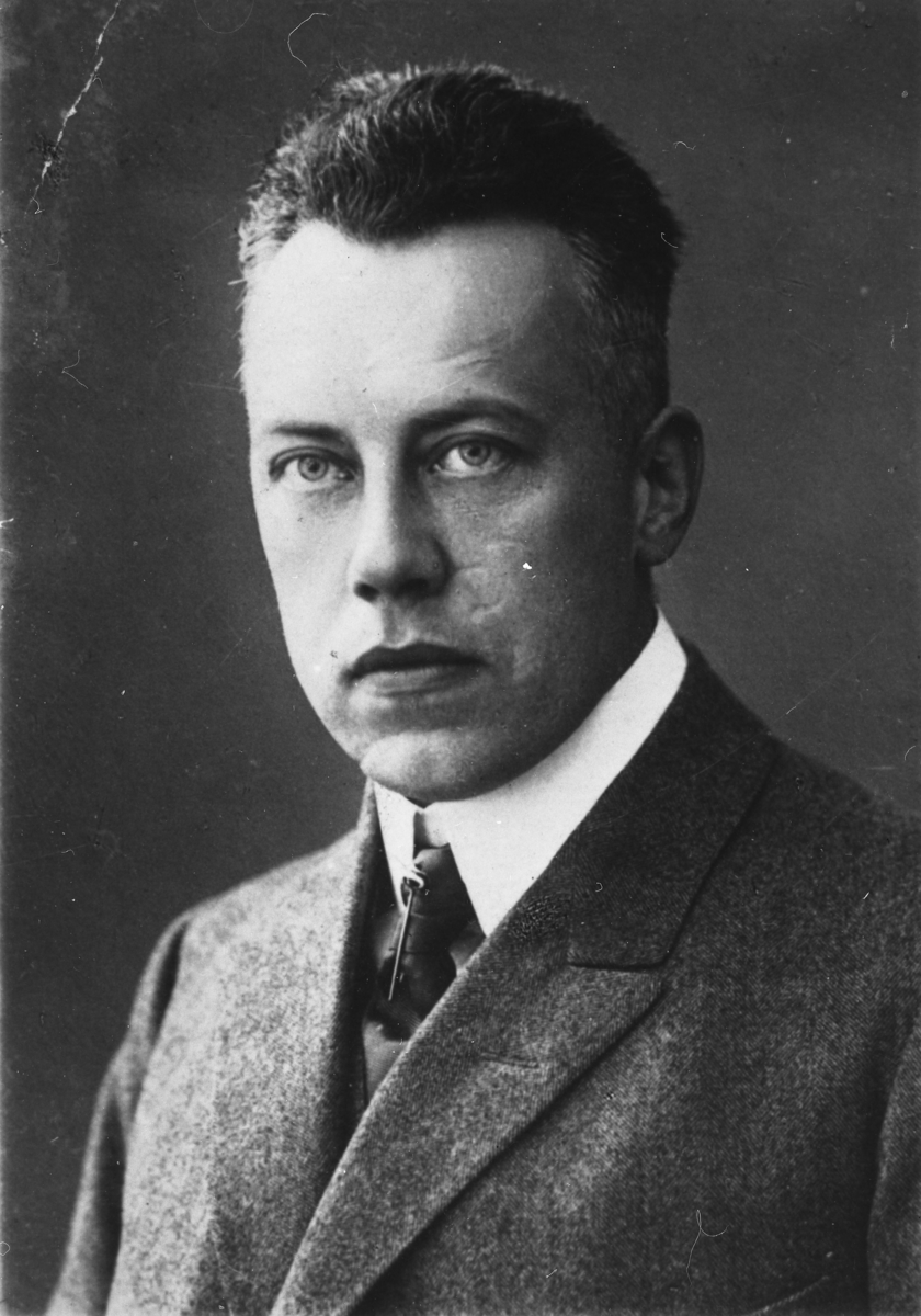 Portrett av Dr. Wilhelm August Hoyer, 1890-1948. - Midt-Troms Museum ...