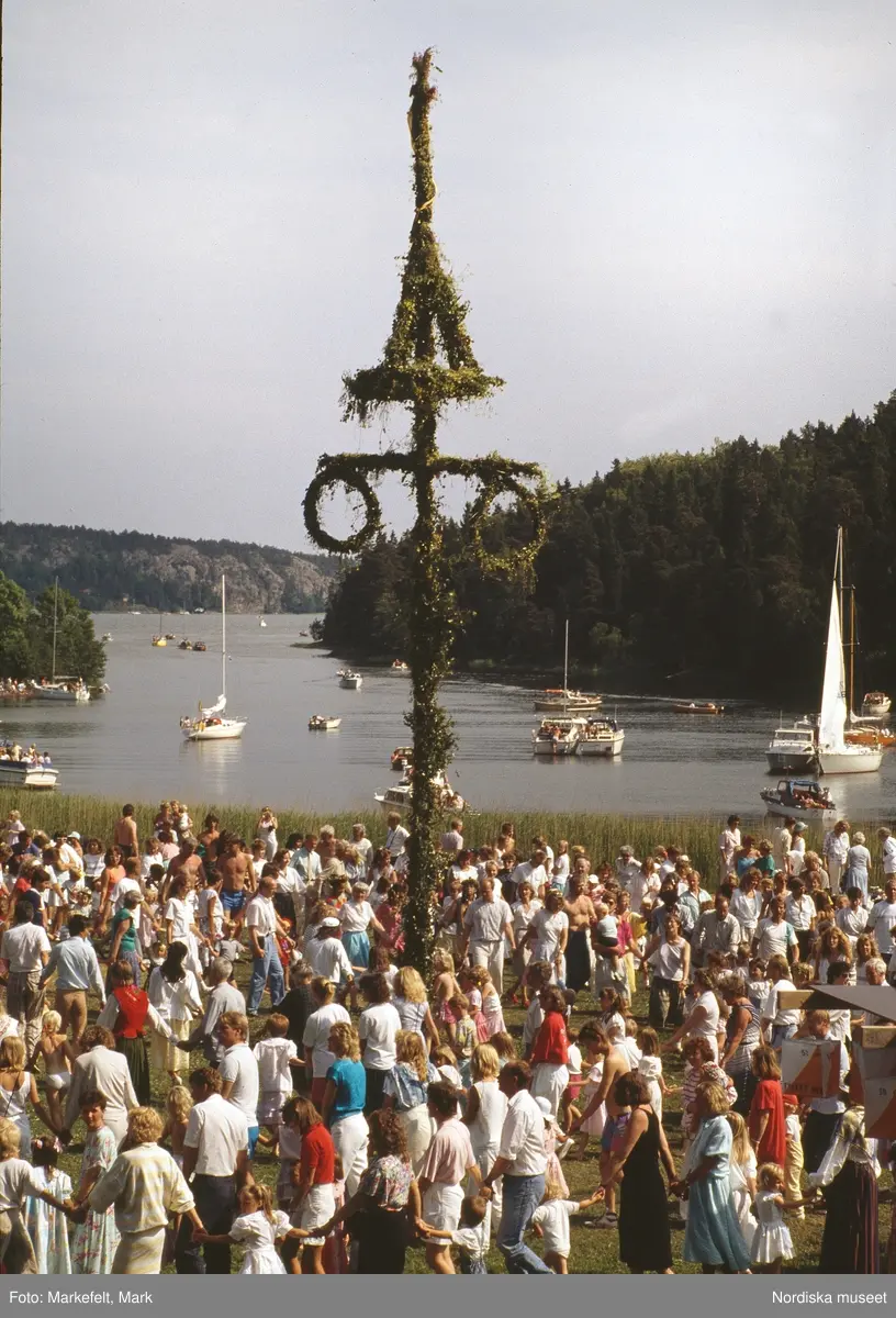 Midsommar. Midsommarafton Tyresö slottspark, 20km söder om Stockholm ...