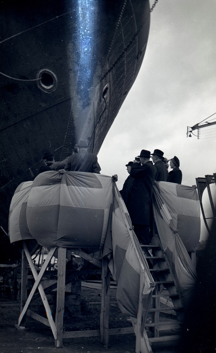 Sjösättning av fartyg på Kalmar varv med festligheter, 1940-talet ...
