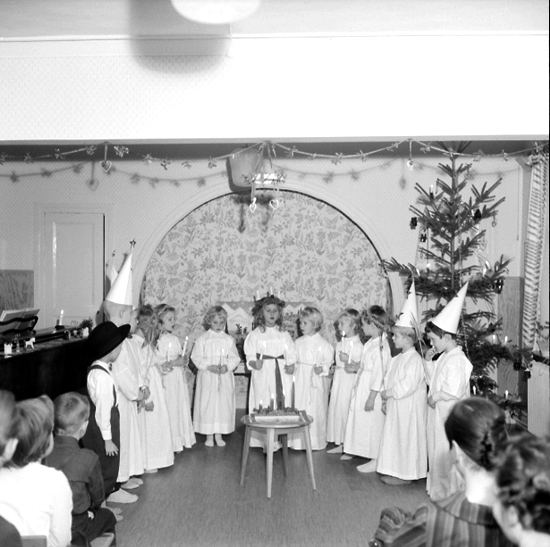 Luciafest 15/12 1959. Lucia Christina Broberg. - Västergötlands museum ...