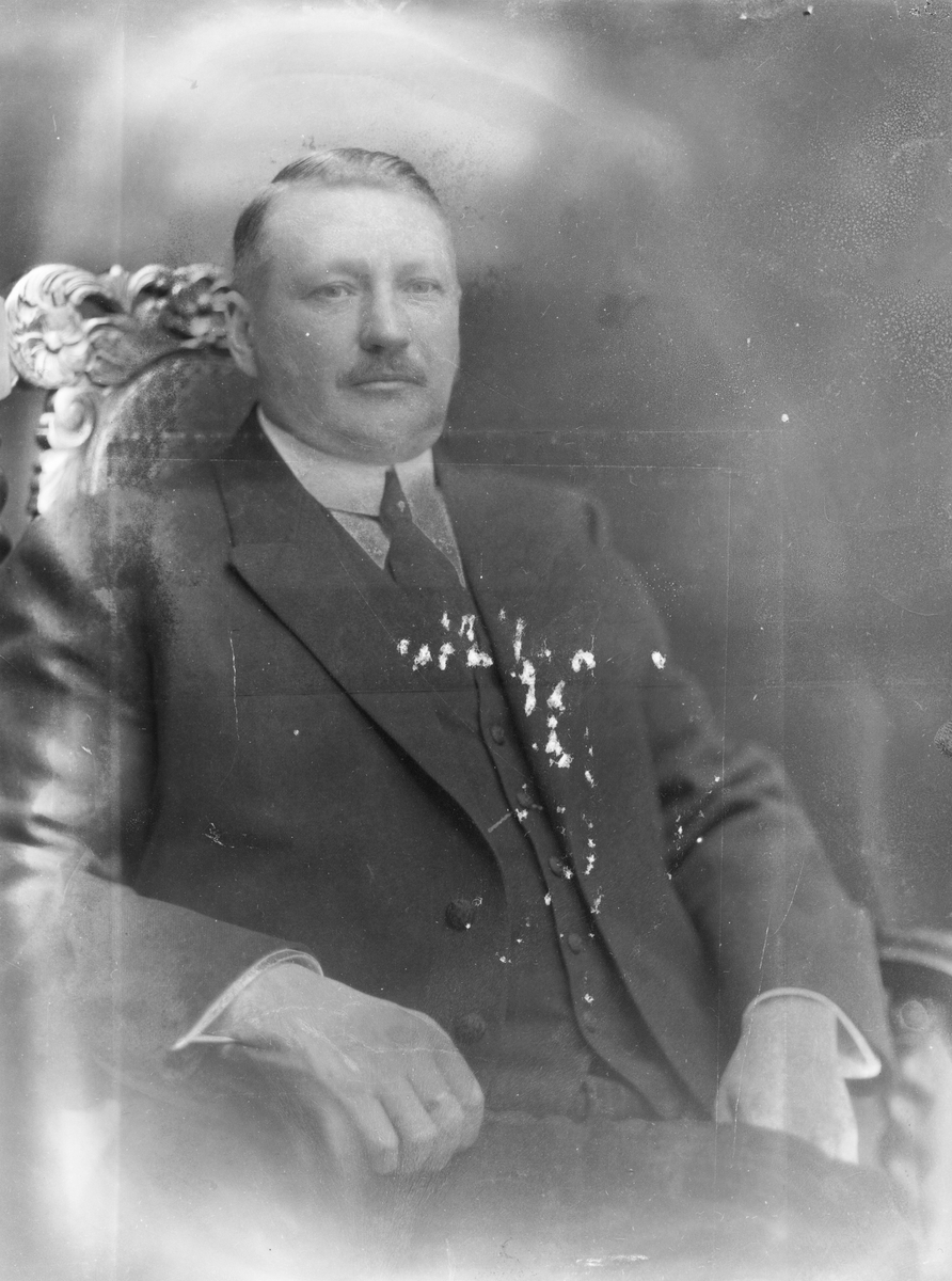 Wilhelm Eriksson, chef för Pix A. Pix har sin grund i firman Ericsson & Rabenius som 1897 ...