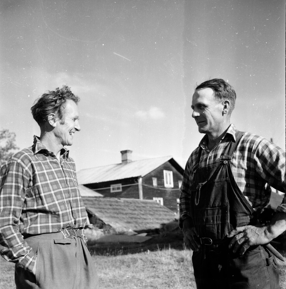 Lars Larsson. Tönsen Hanebo 1955. Två män. - Länsmuseet Gävleborg ...