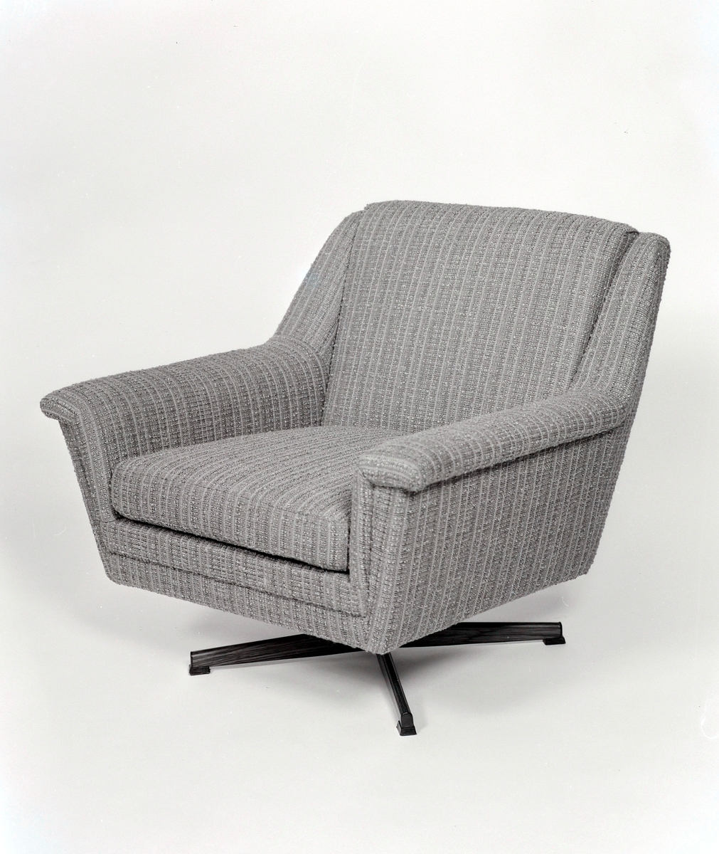 Lenestol/ svingstol. - Møbelmuseet / DigitaltMuseum