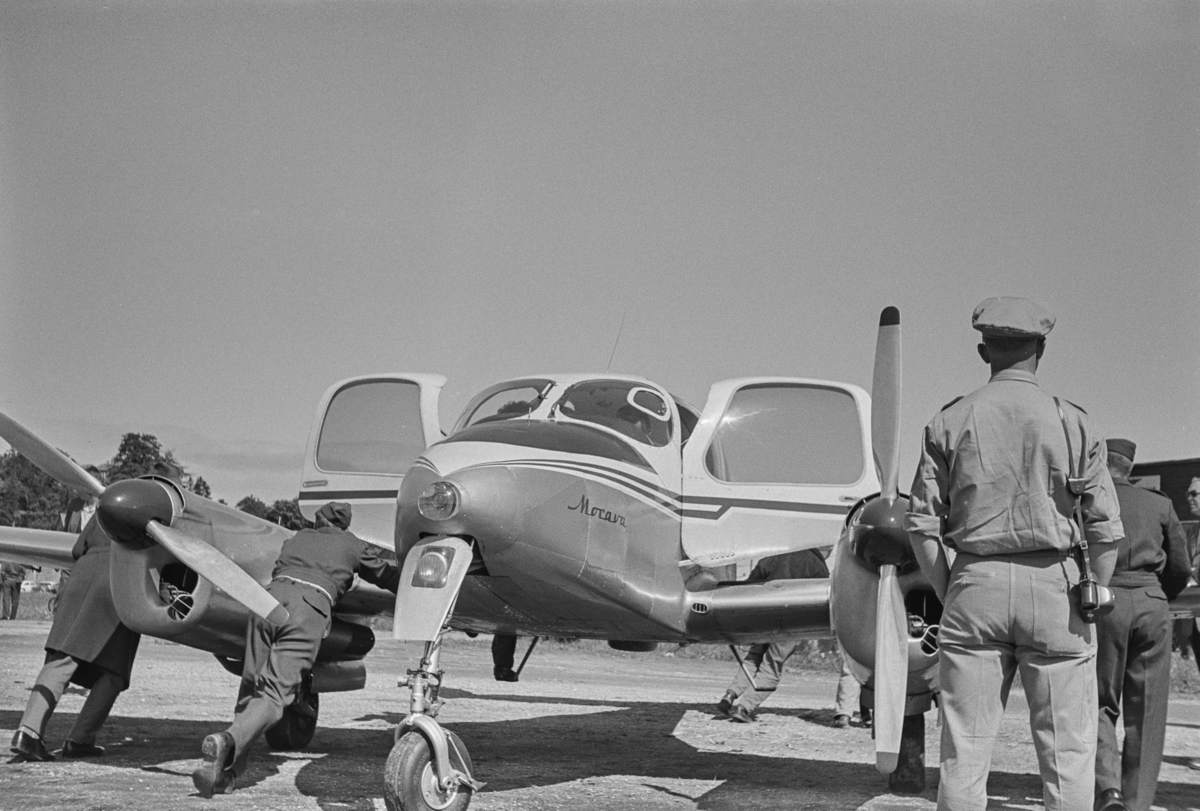 Flystevne på Lade flyplass. Morava - Museene i Akershus / DigitaltMuseum