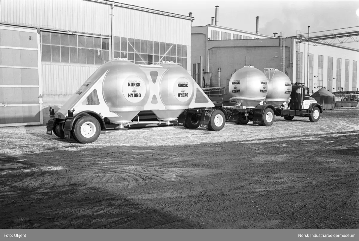 Ny bil for transport av soda. - Norsk Industriarbeidermuseum ...